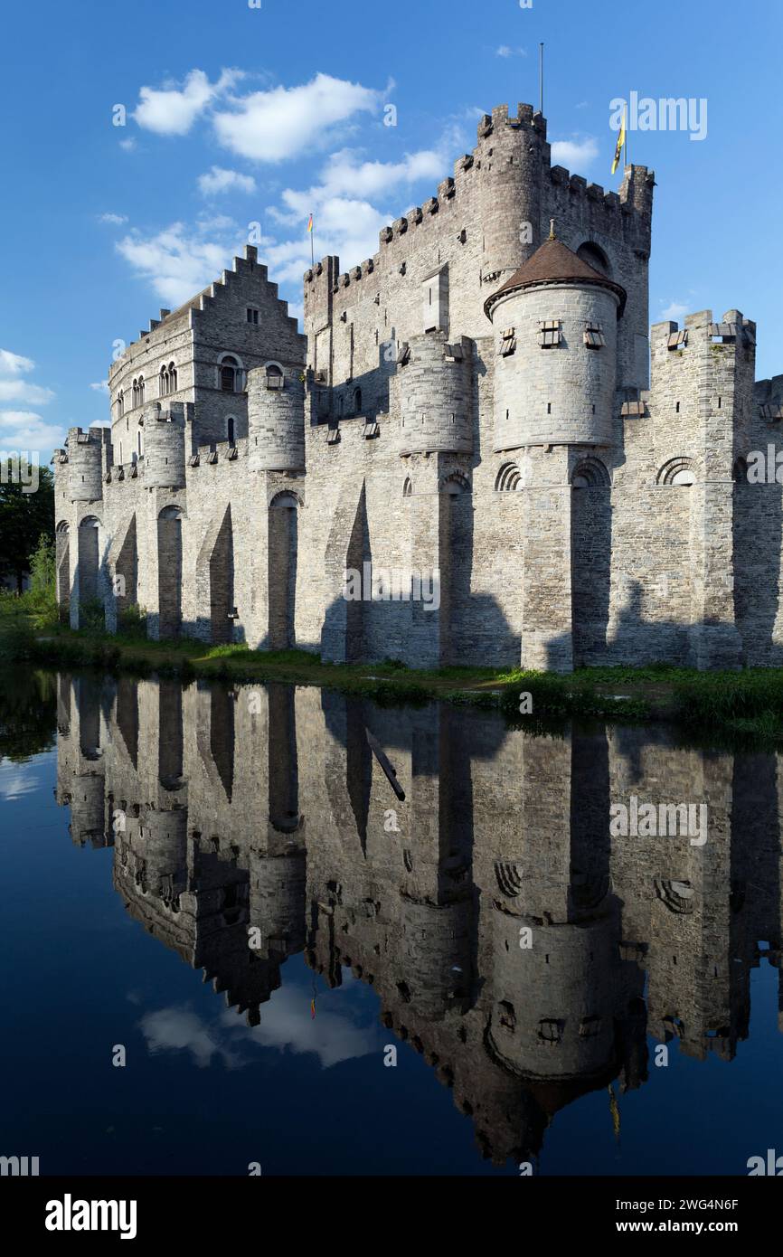 Medieval castle gravensteen hi-res stock photography and images - Alamy