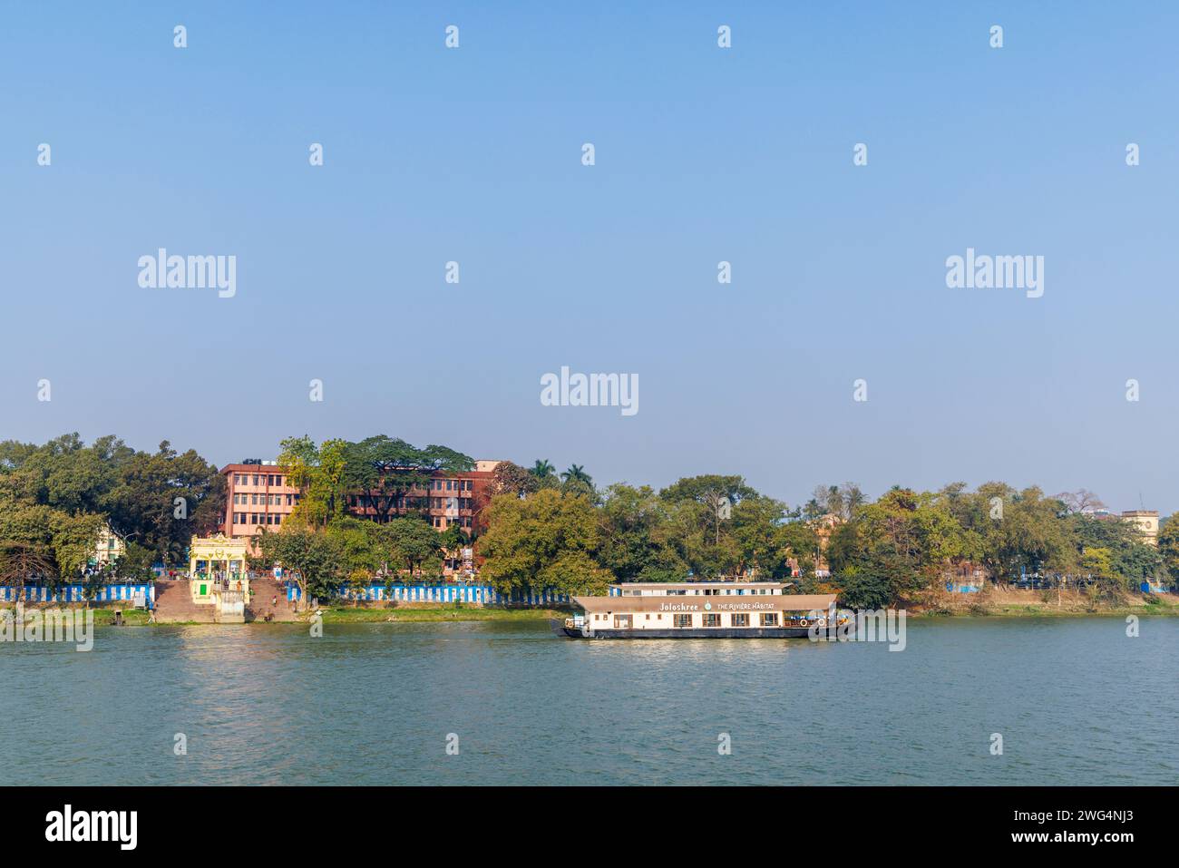 Joloshree Riviere Habitat floating restaurant riverboat sailing on the ...