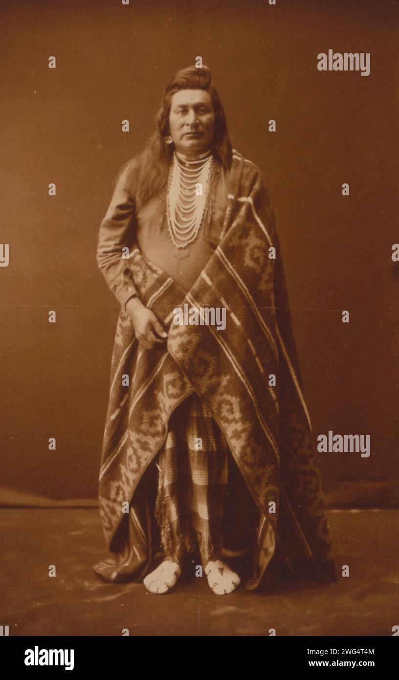 Nez perce indian man hi-res stock photography and images - Alamy