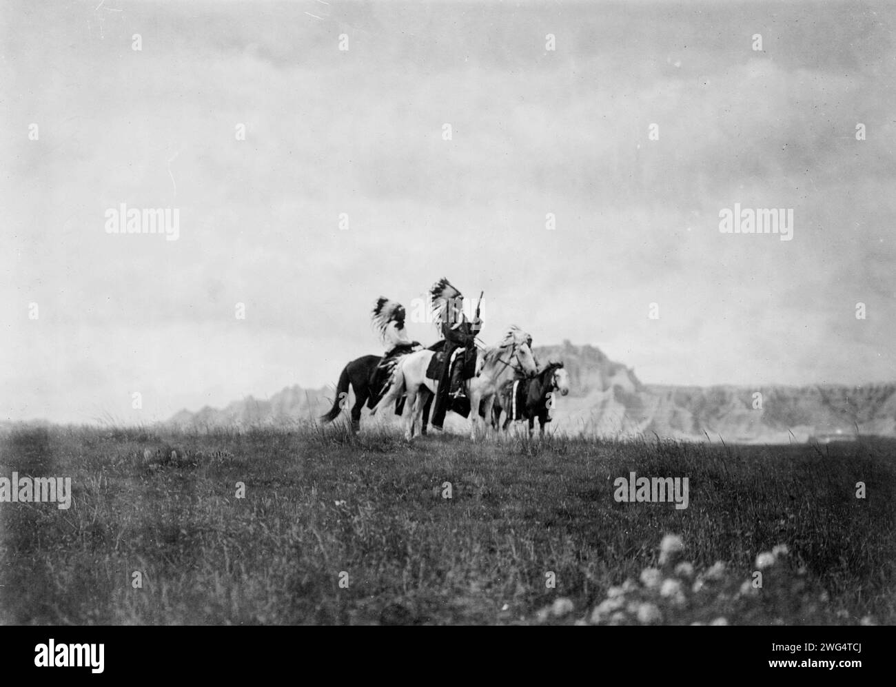 Dakota warrior Black and White Stock Photos & Images - Alamy