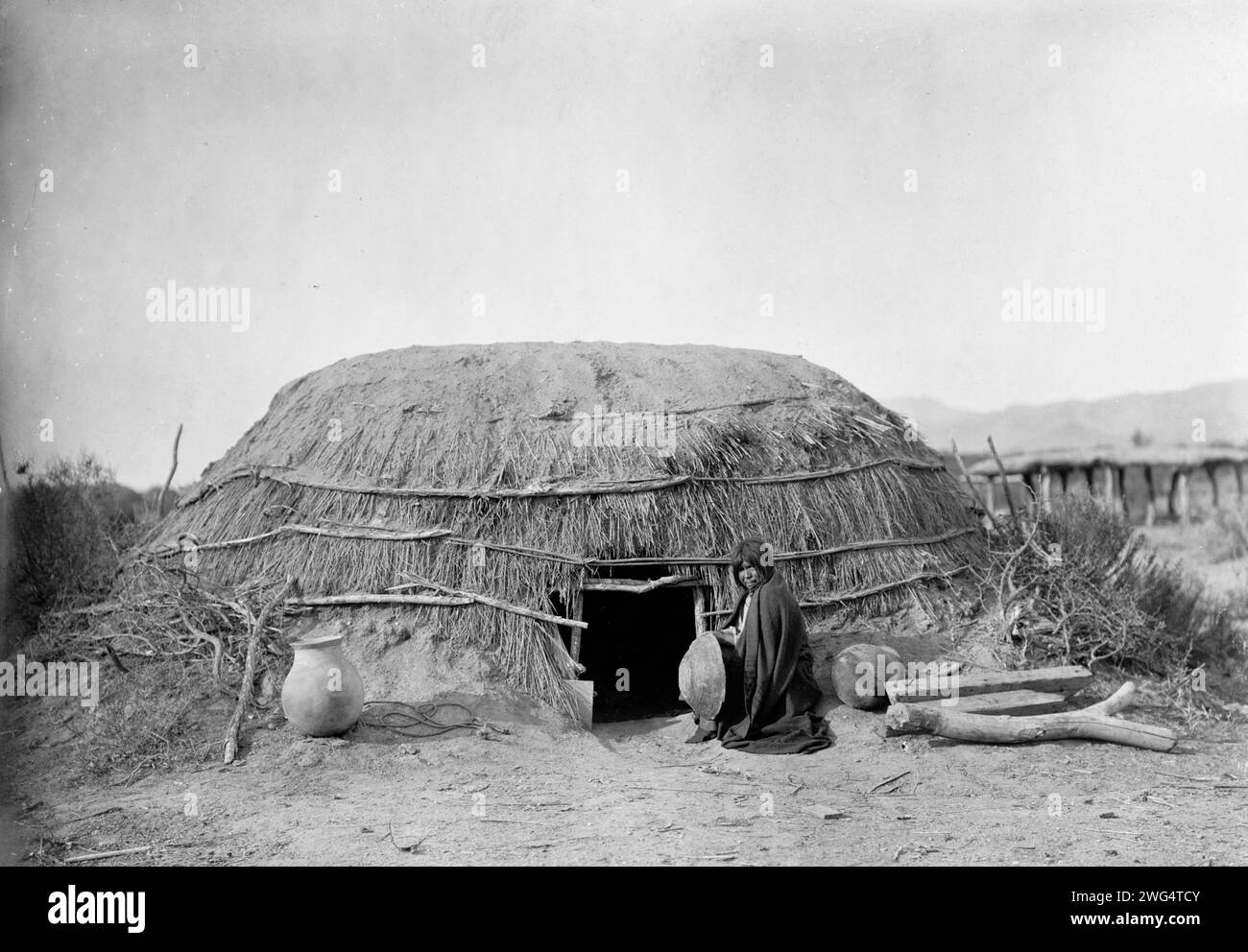 Indigenous art earth Black and White Stock Photos & Images - Alamy