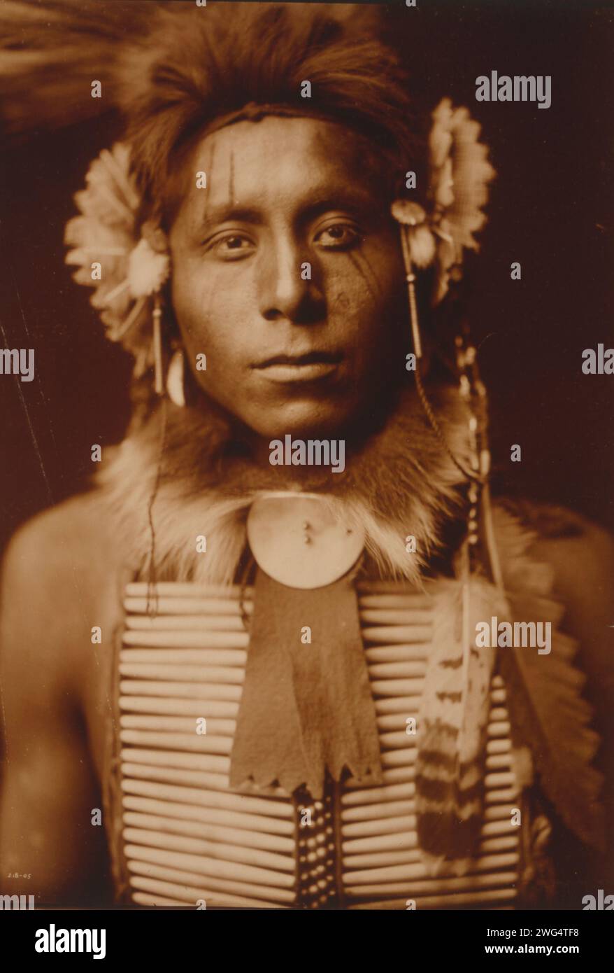 Plains tribe man portrait hi-res stock photography and images - Alamy