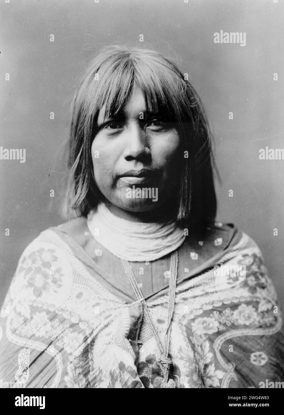 O Che Che, Mohave Indian woman, head-and-shoulders portrait, facing ...