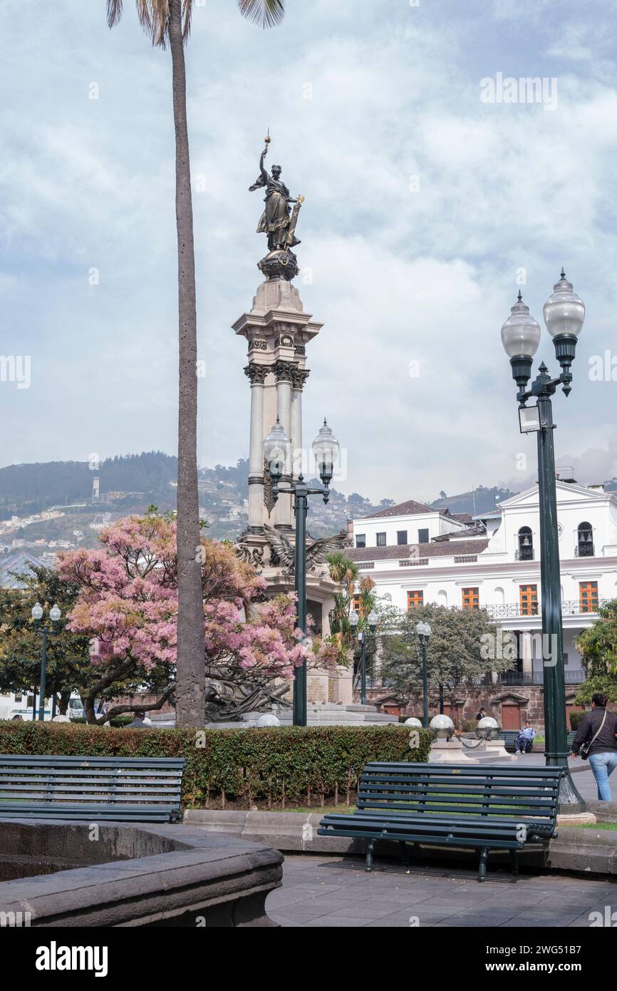 Ecuador statue church hi-res stock photography and images - Alamy