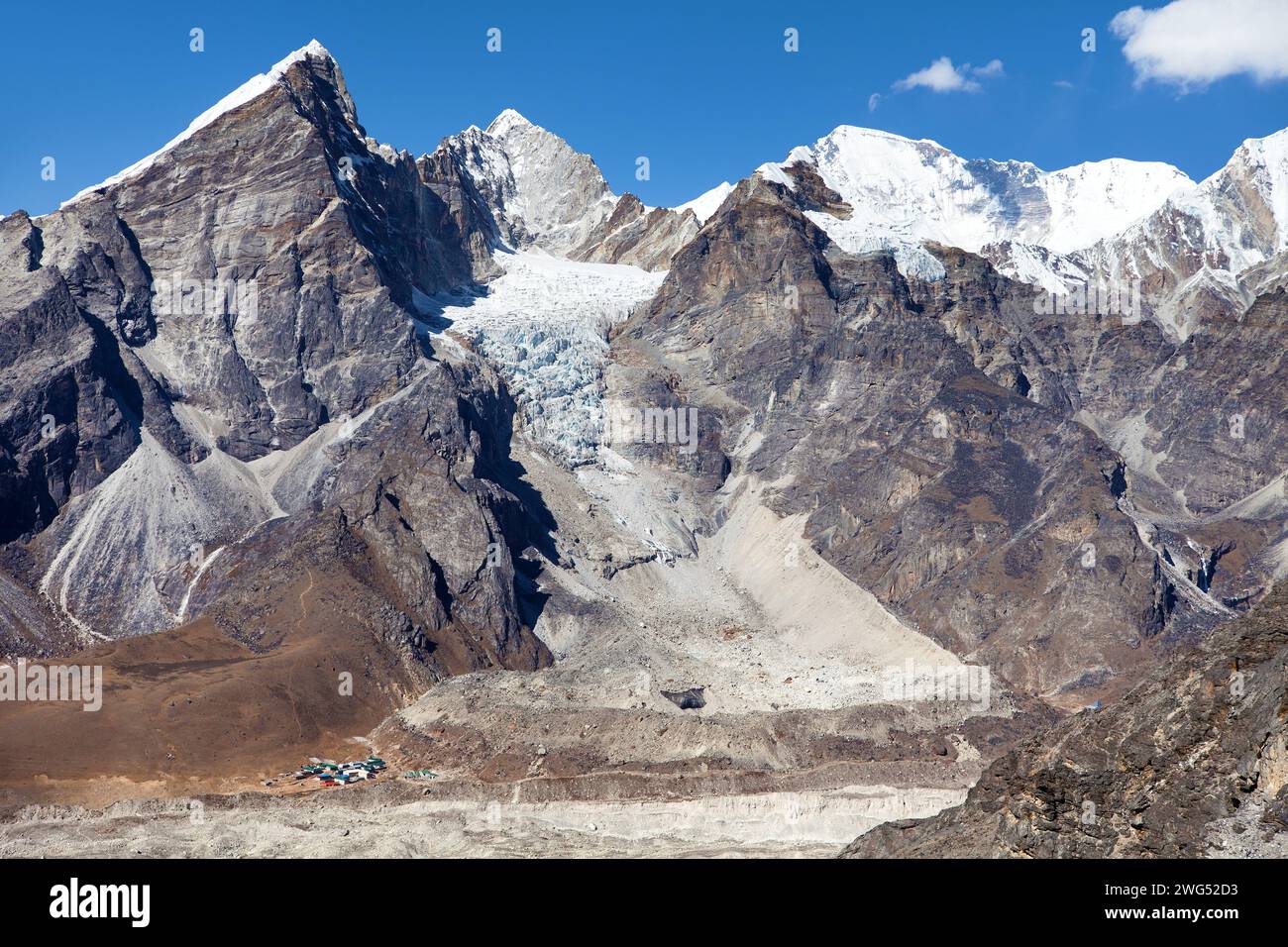 View of mount Cho Oyu from Kongmala pass, Khumbu valley, Solukhumbu ...