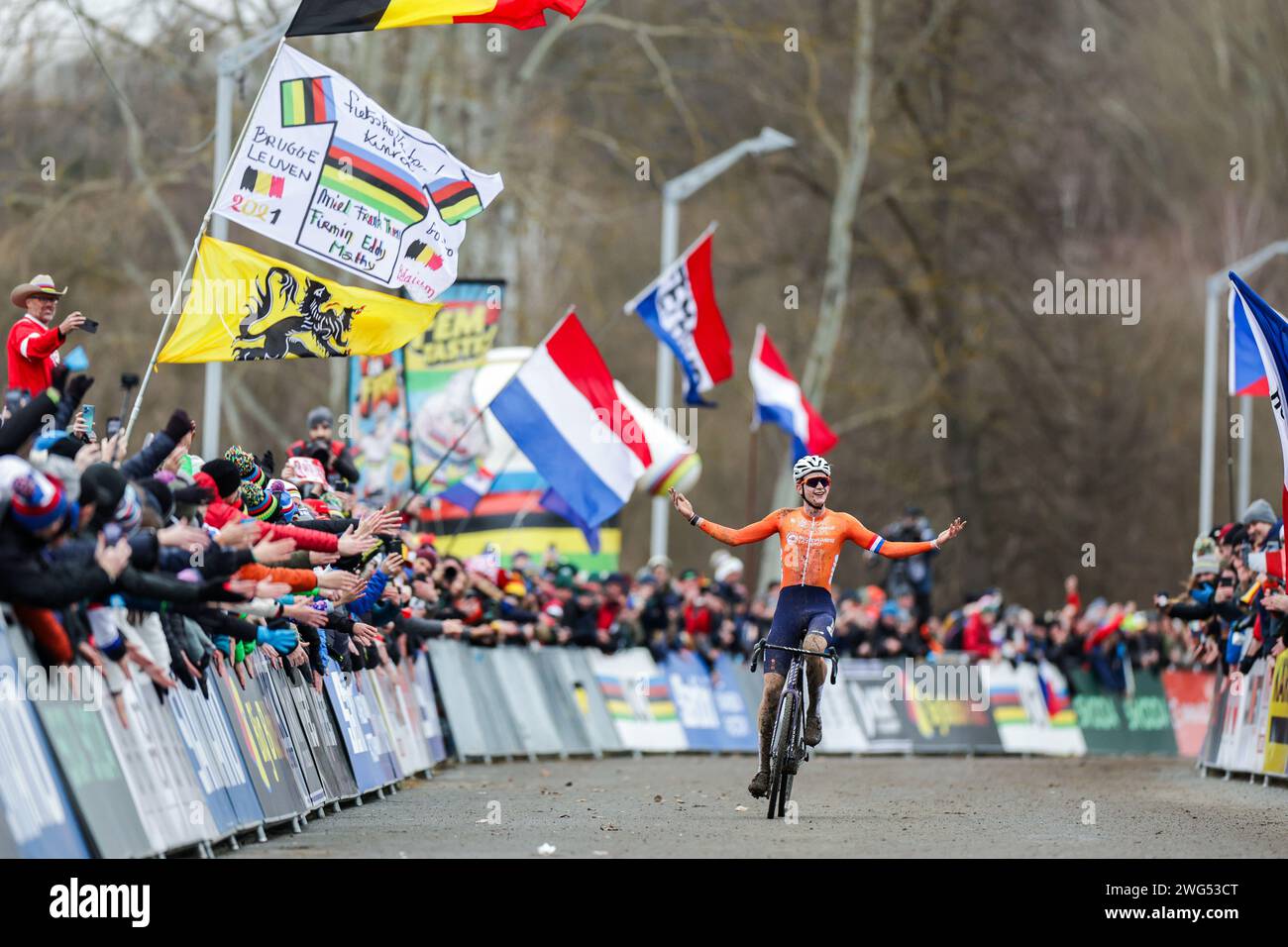 TABOR - Tibor del Grosso wins the men's under-23 cyclo-cross world ...