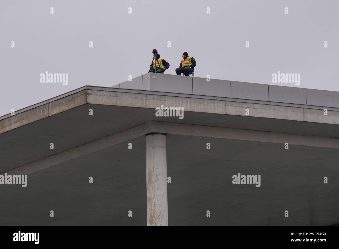 Polizei auf dem dach hi-res stock photography and images - Alamy
