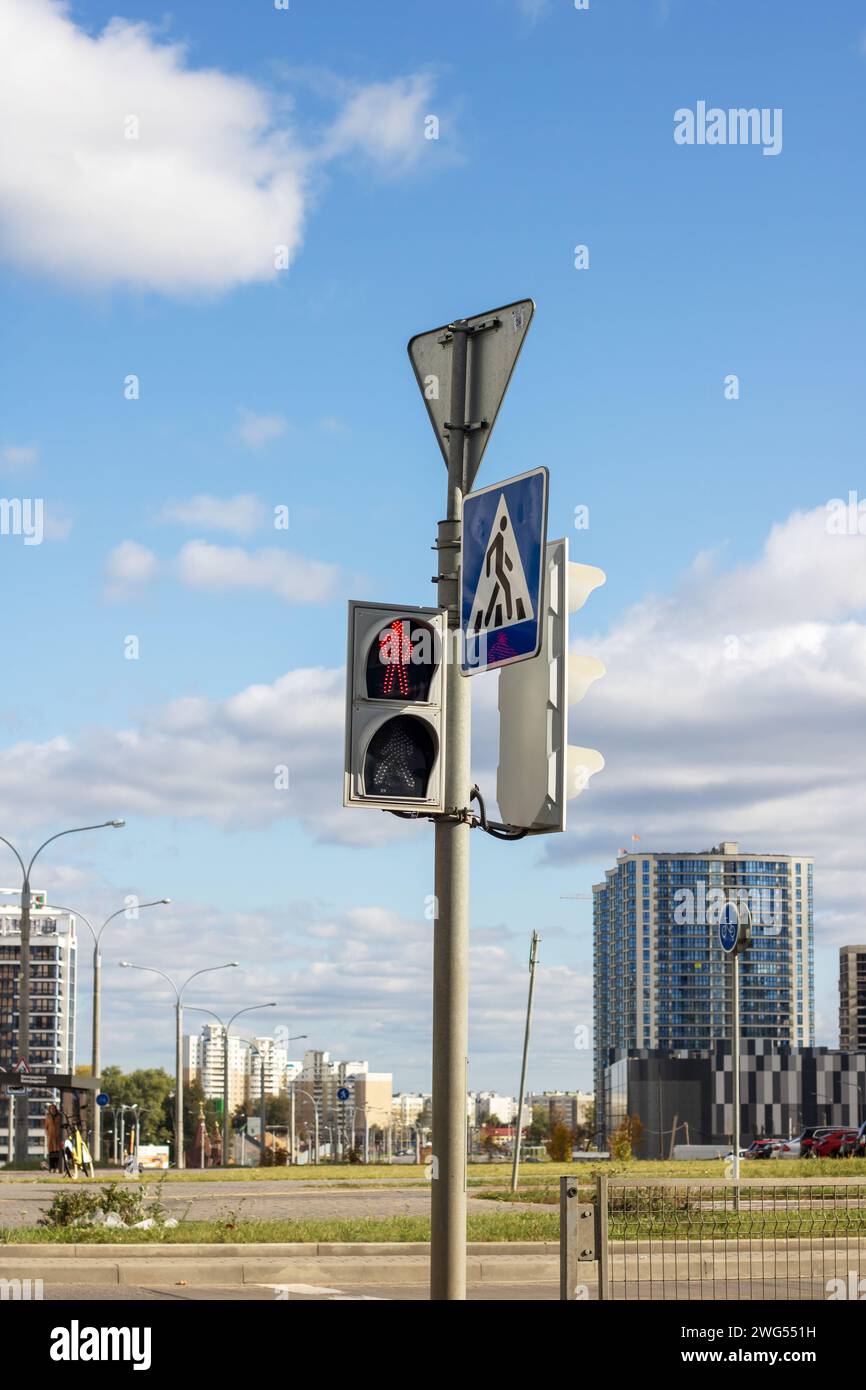 Red light pedestrian traffic light in the city Stock Photo - Alamy
