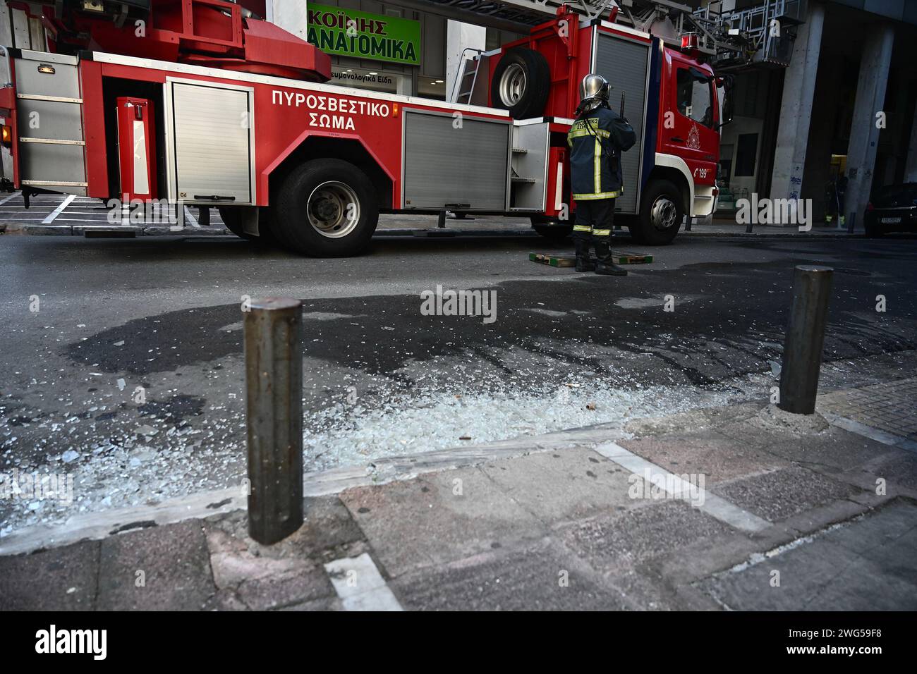 Exploded glass hi-res stock photography and images - Alamy