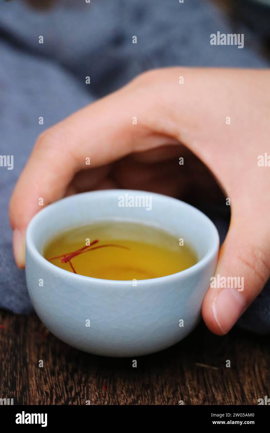 Beautiful images of saffron, saffron pictures, saffron drinks, high ...