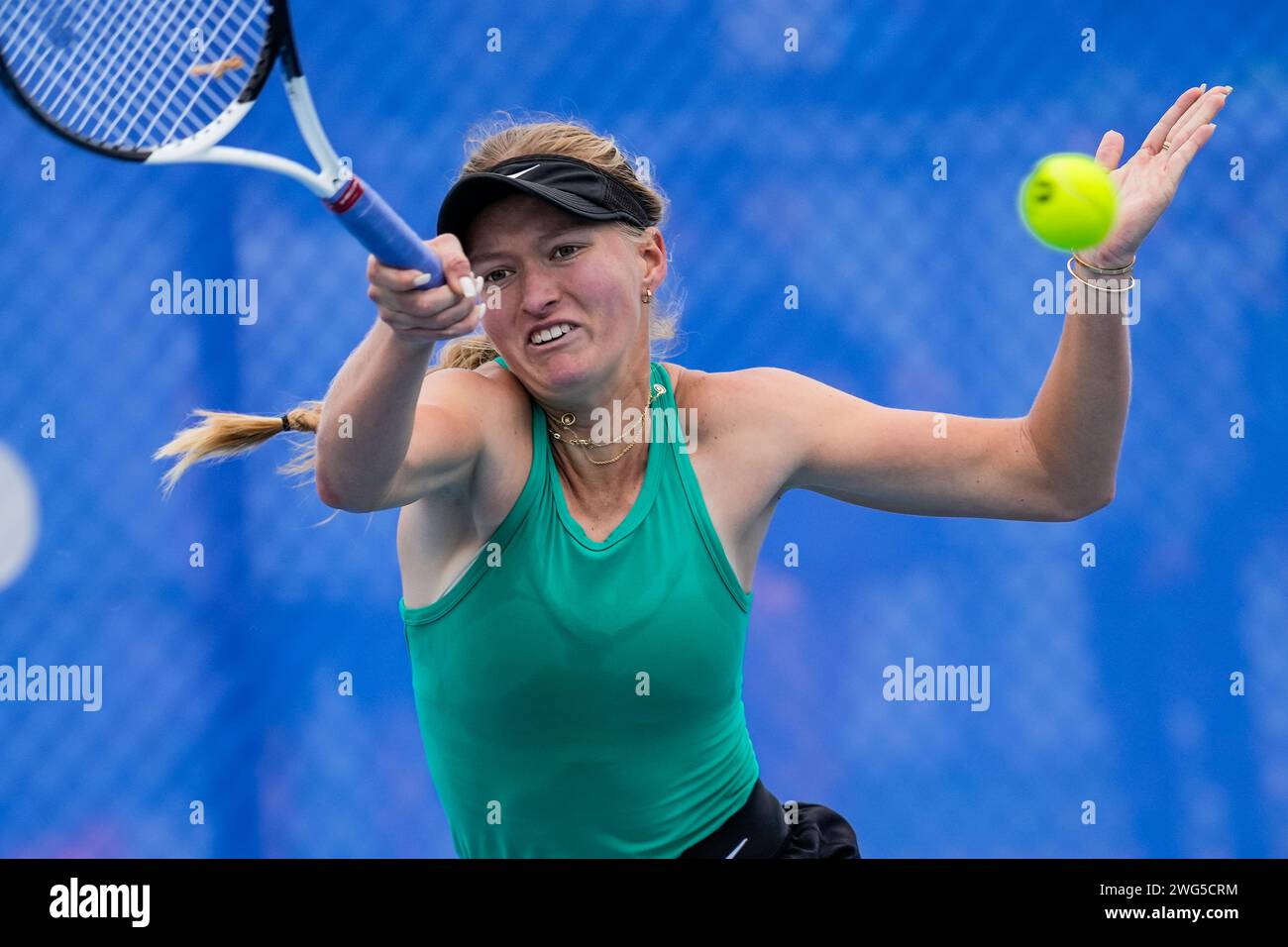 Elvina kalieva hi-res stock photography and images - Alamy