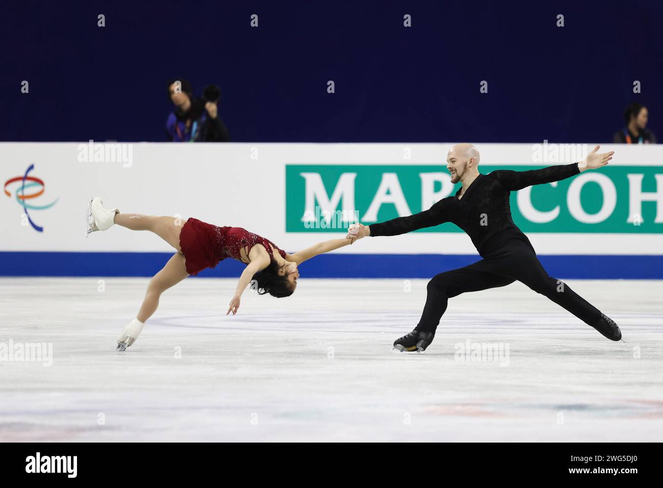 Shanghai, China. 3rd Feb, 2024. Ellie Kam (L)/Danny O'Shea of the ...