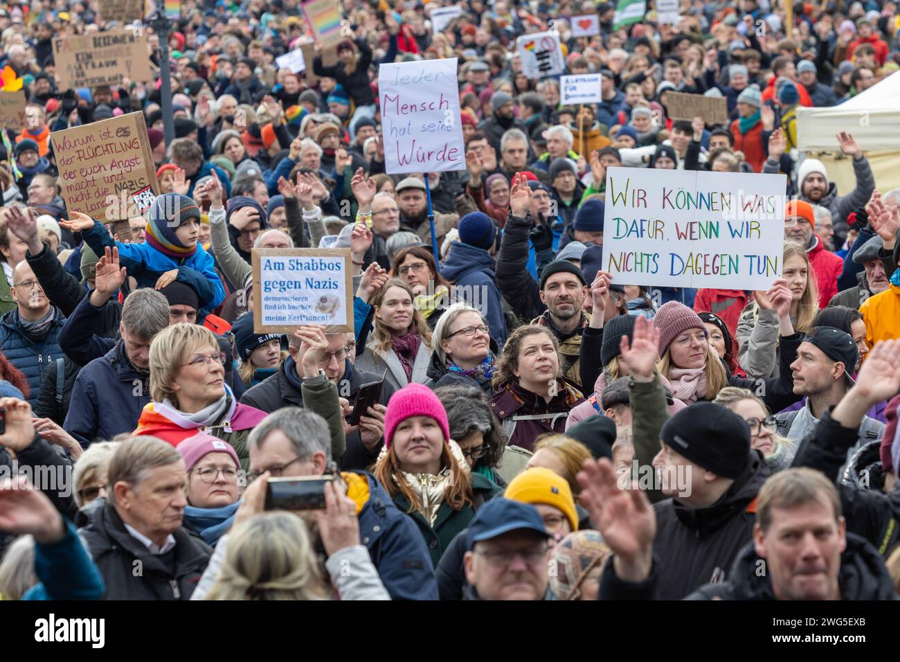 Demonstration brandmauer hi-res stock photography and images - Alamy