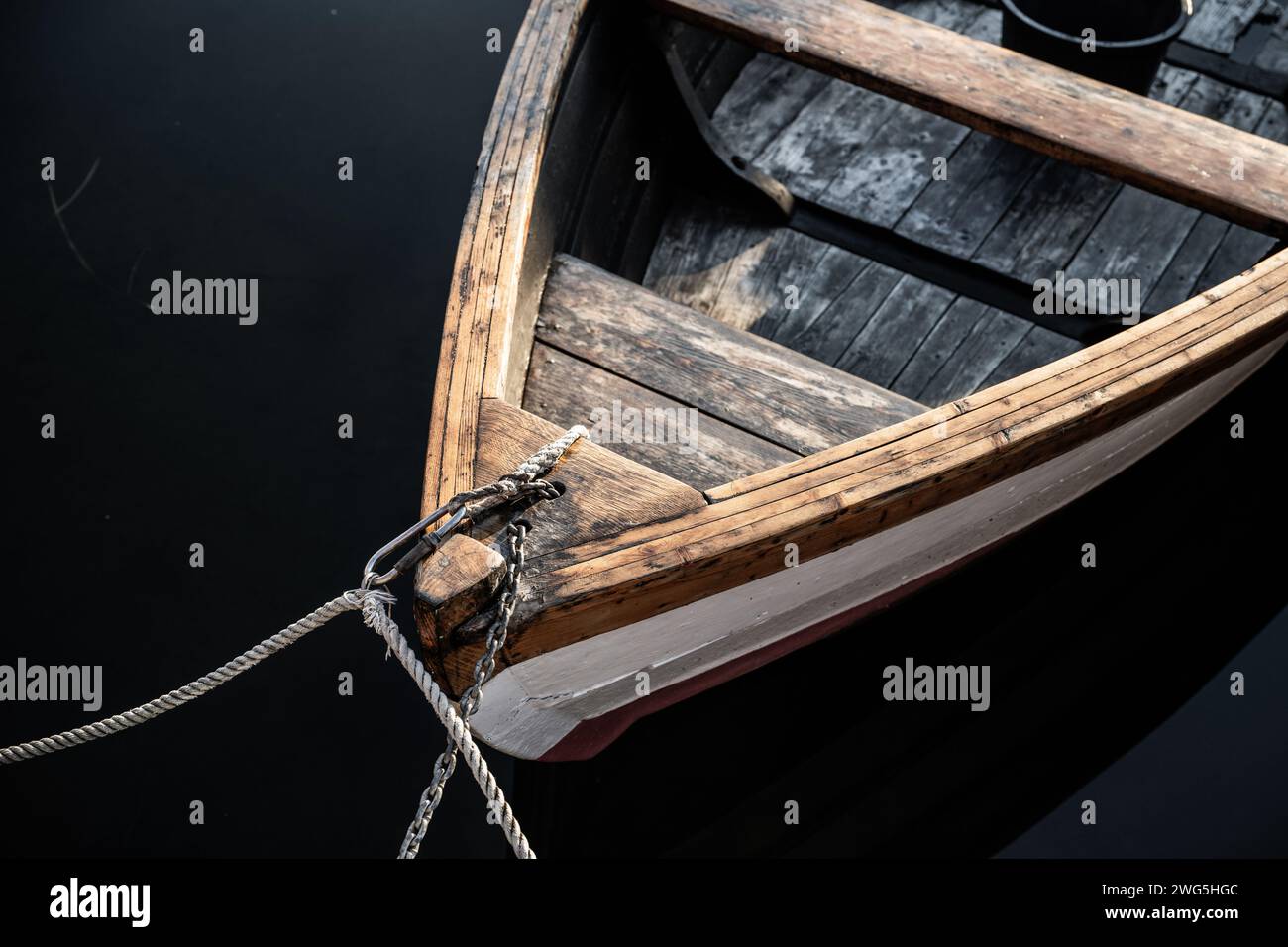 Bow of a vintage wooden boat Stock Photo - Alamy