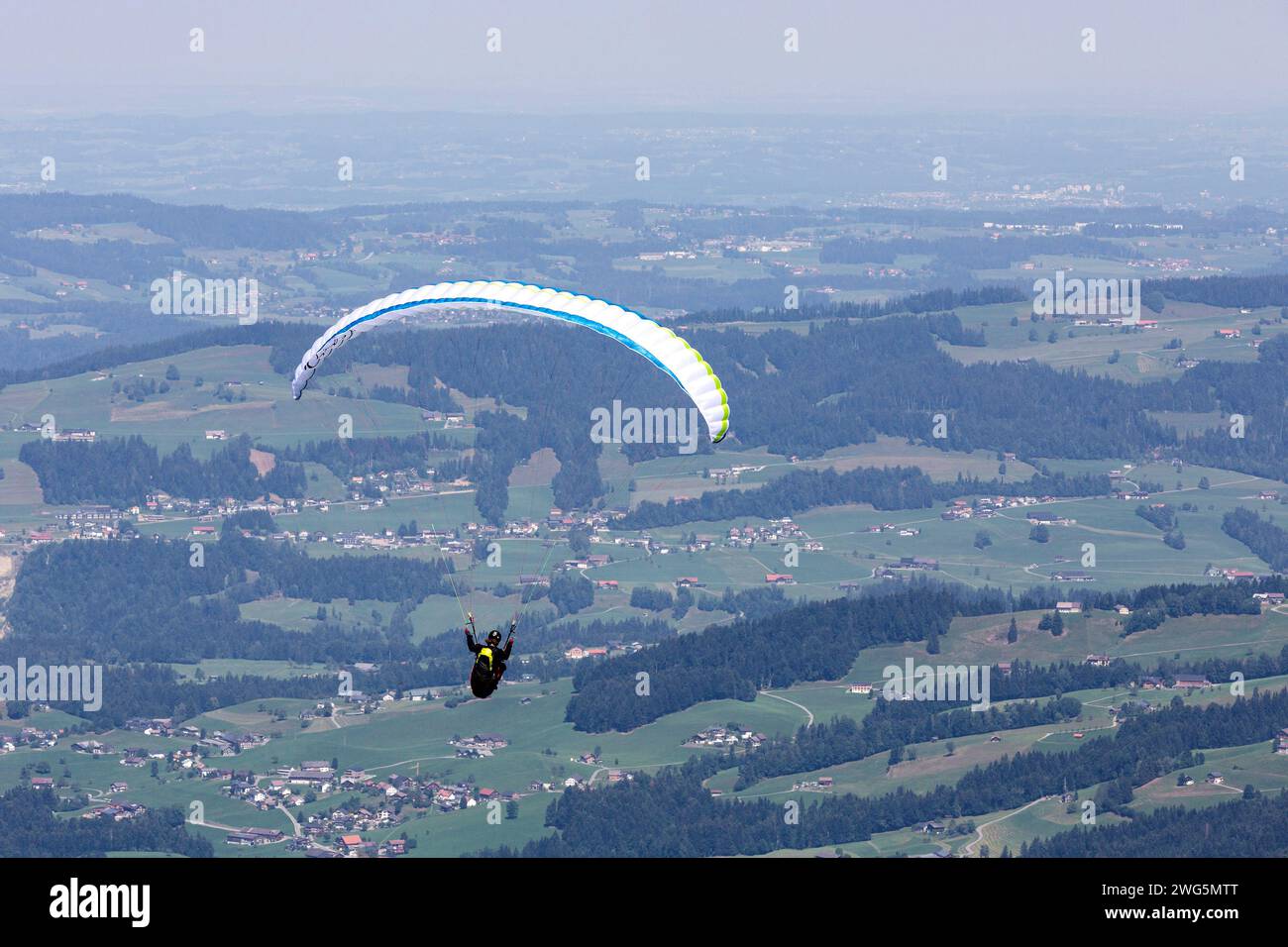 Paragleiter hi-res stock photography and images - Alamy
