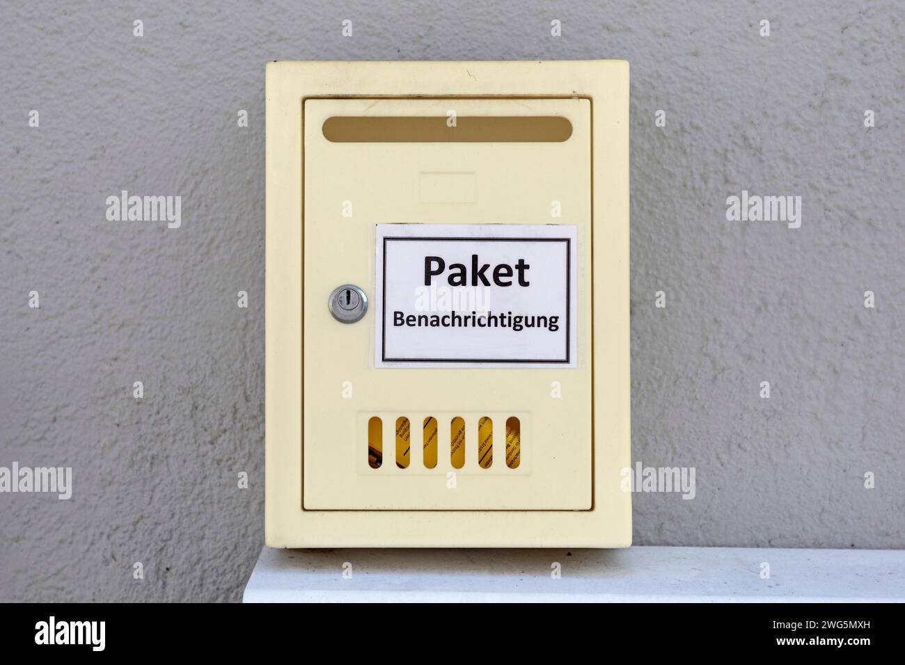 Packet pick up note hi-res stock photography and images - Alamy