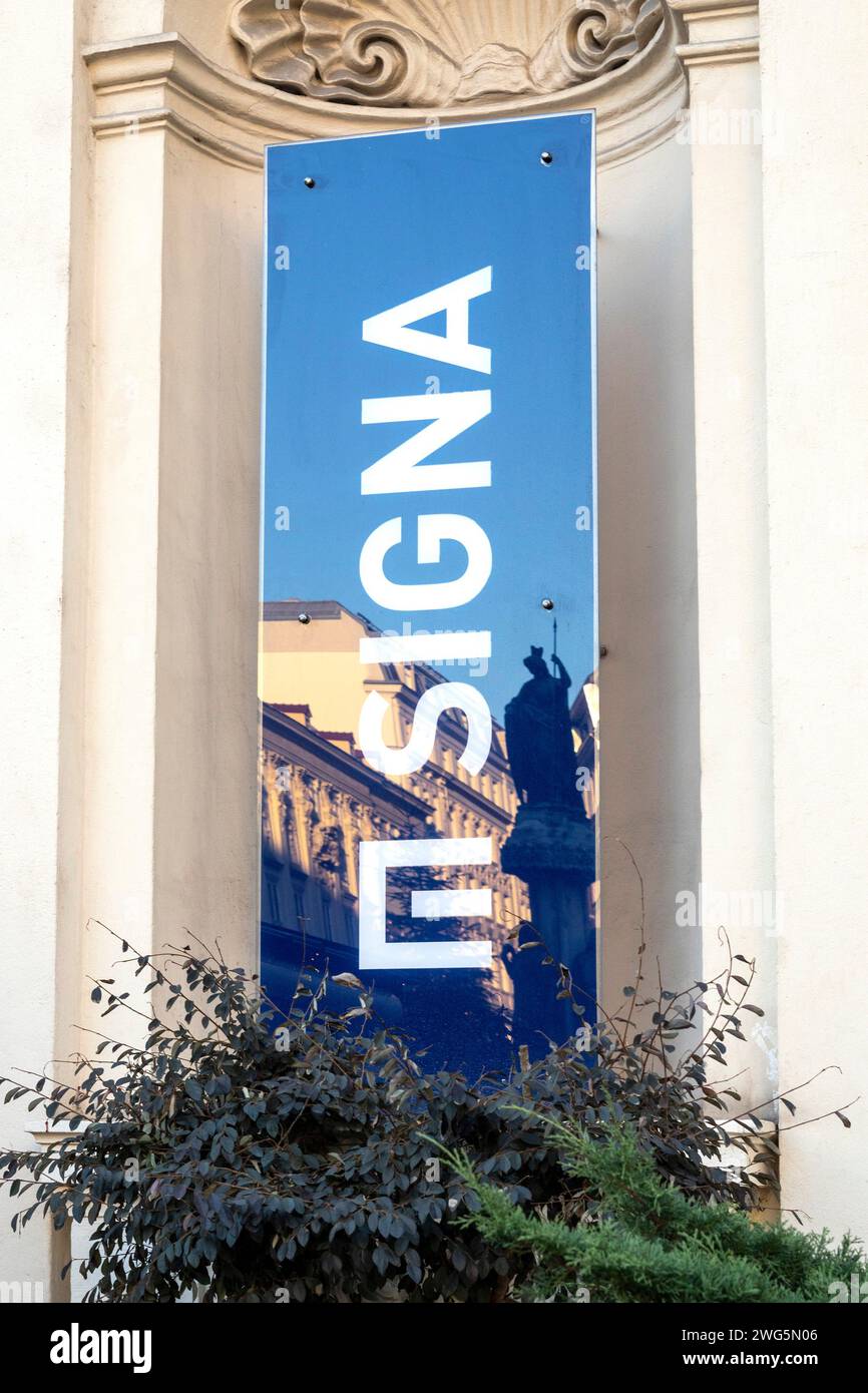 Signa gruppe hi-res stock photography and images - Alamy