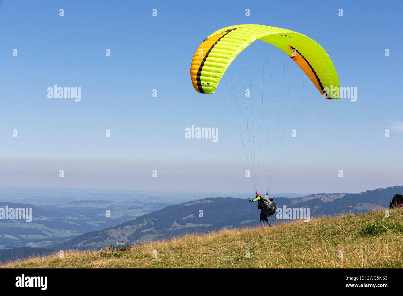 Paragleiter hi-res stock photography and images - Alamy