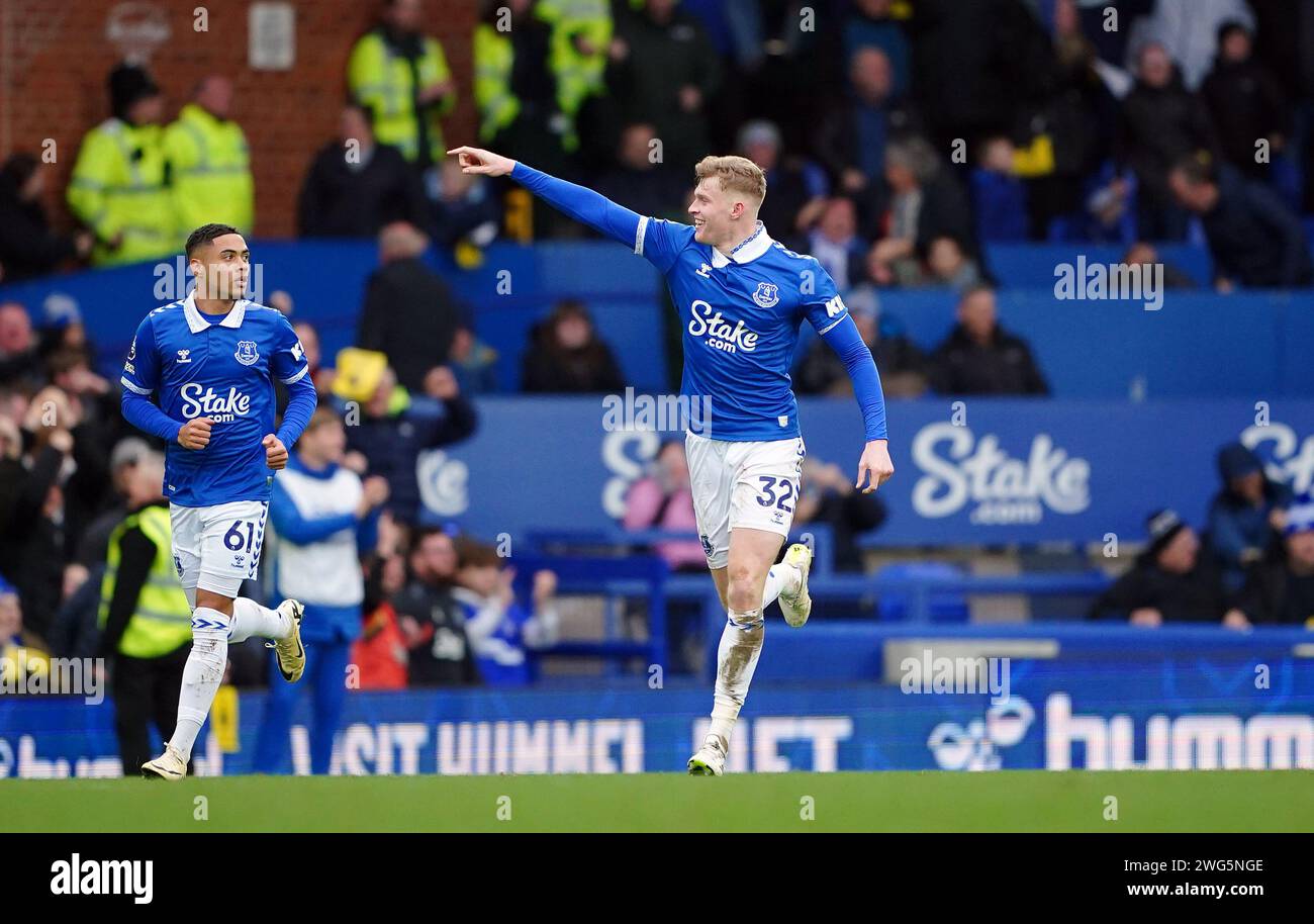 Everton's Jarrad Branthwaite celebrates scoring his sides second goal ...
