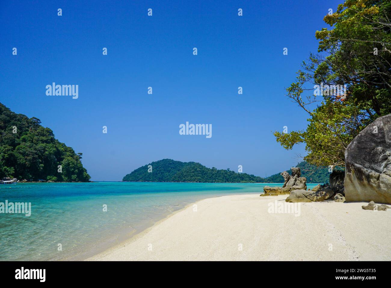 Scenery beach with gentle wave at Surin Island in summer, Clean and ...