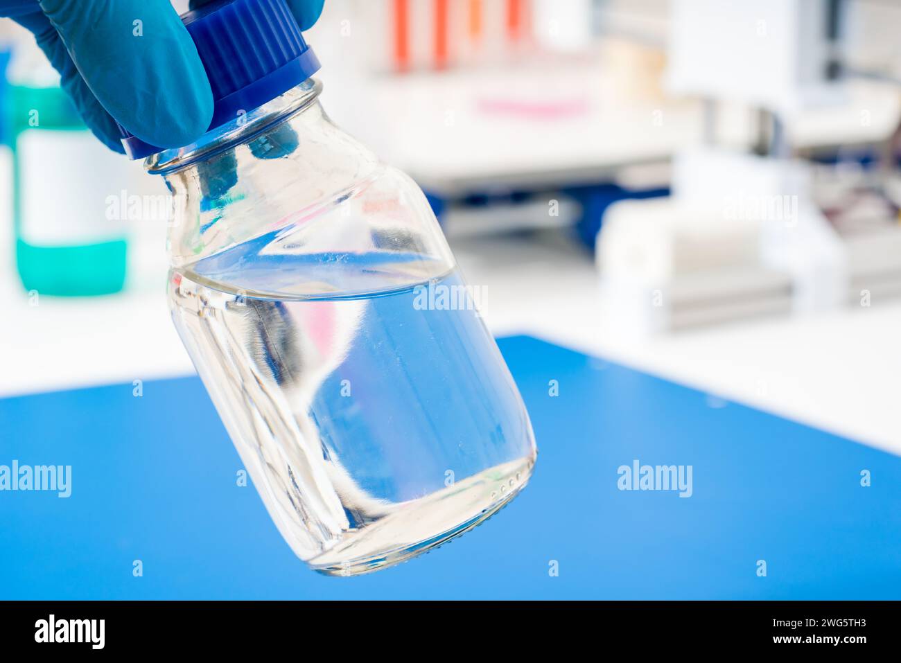 Aqua science hi-res stock photography and images - Alamy