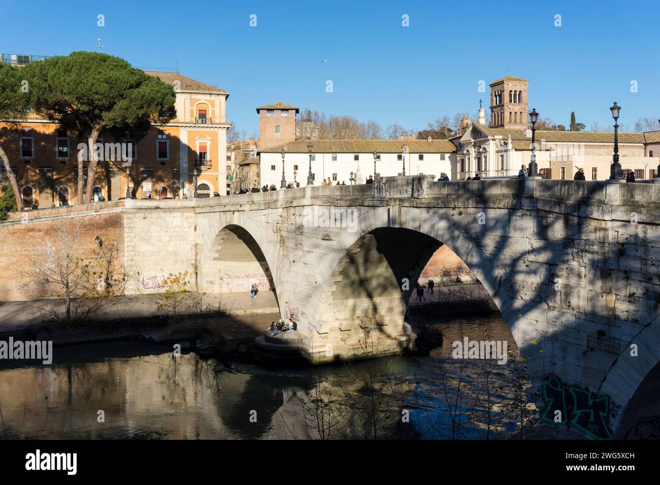Isola Tiberina and Ponte Cestio bridge (Rome/Italy Stock Photo - Alamy