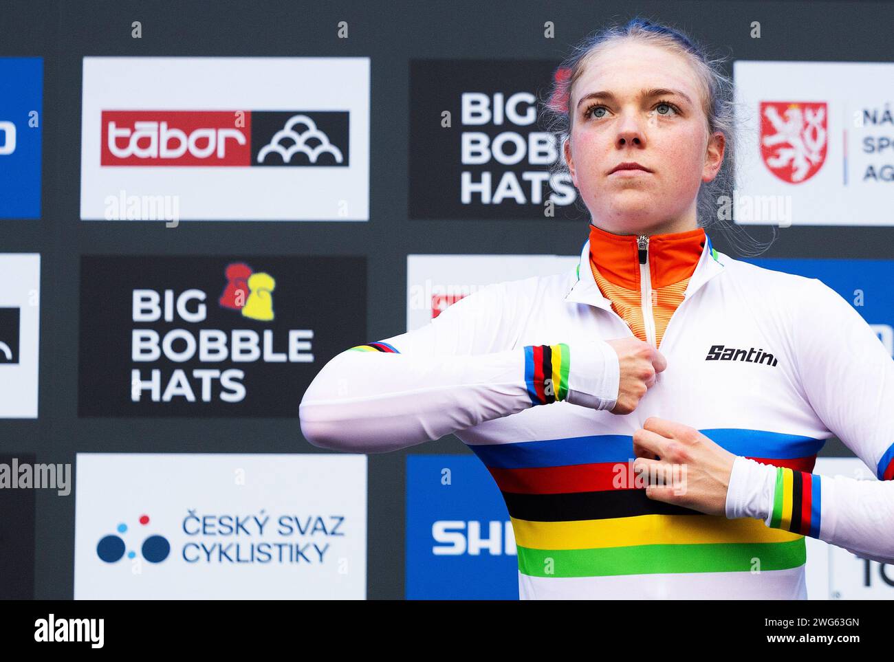 TABOR - Fem van Empel wins the women's race at the cyclo-cross world ...