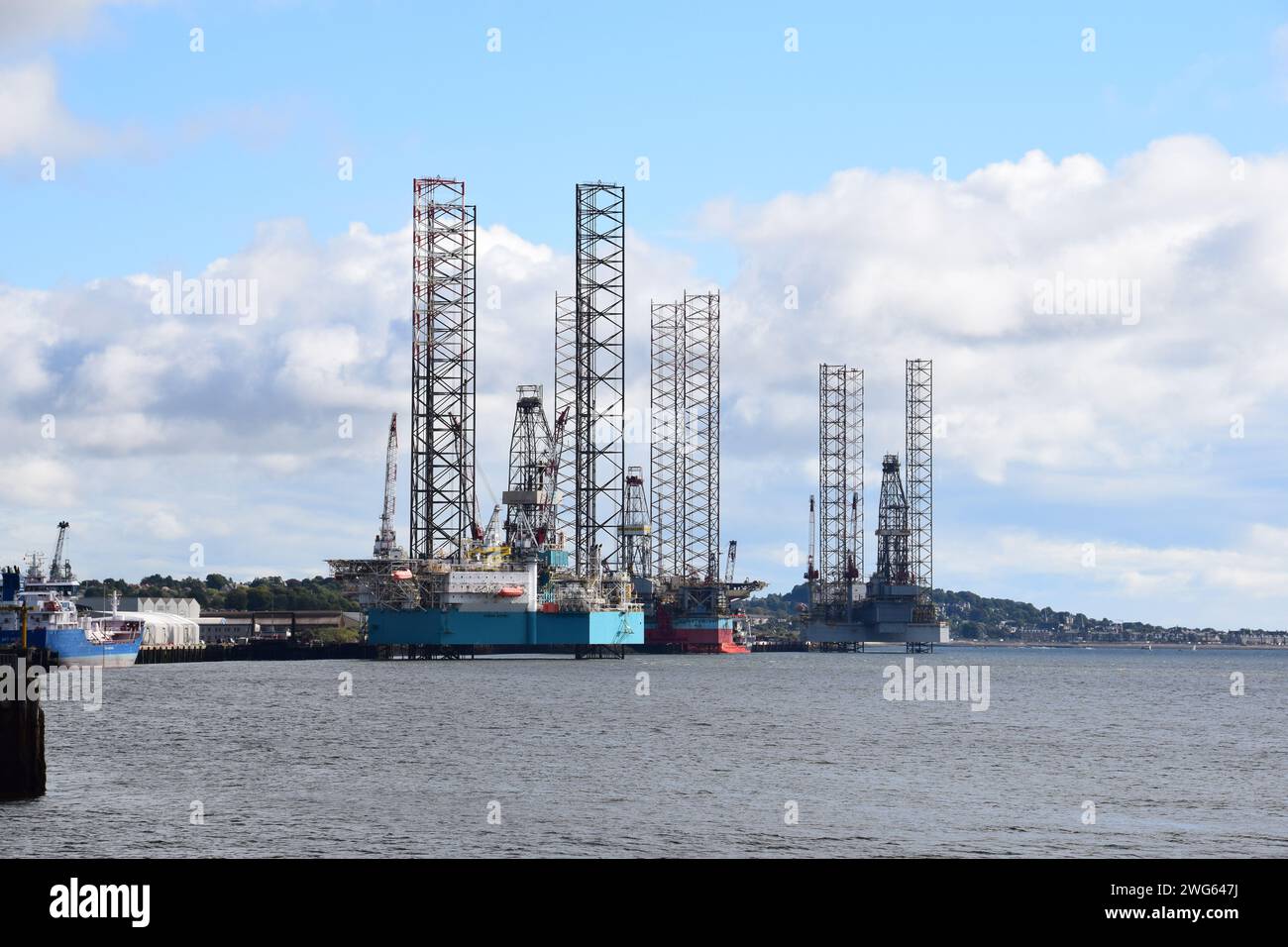 Oil & gas rigs hi-res stock photography and images - Alamy