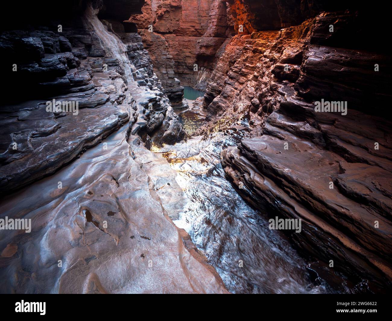 Spider Walk in Karijini Eco Retreat in Western Australia, erosion of ...