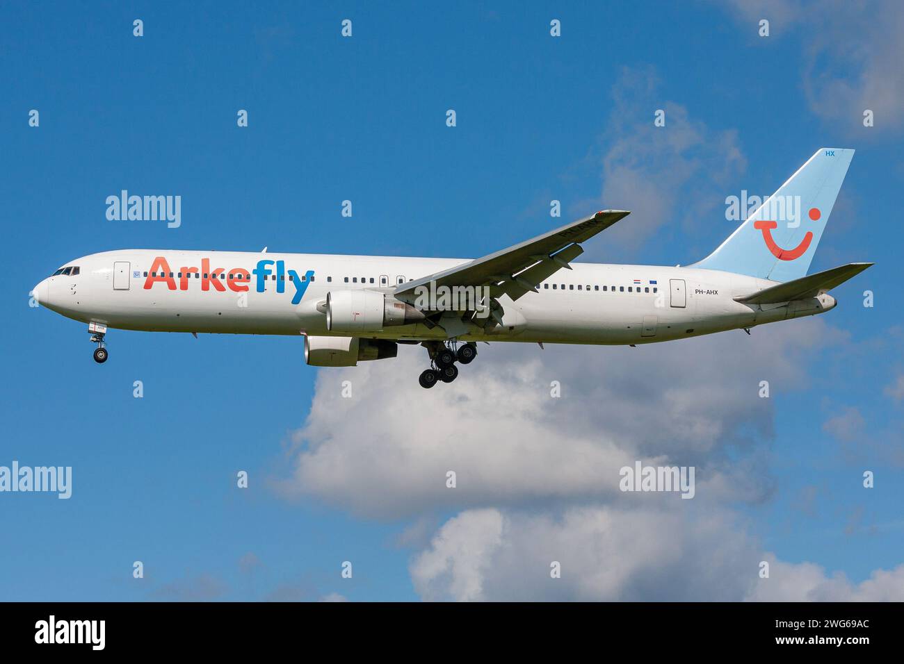 Dutch Arkefly Boeing 767-300 with registration PH-AHX on final for ...