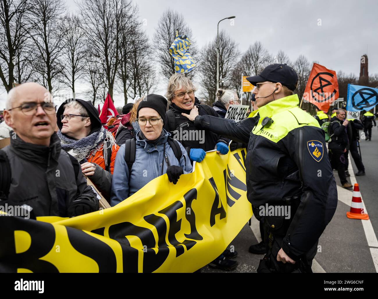 THE HAGUE - Climate activists from Extinction Rebellion are stopped by ...