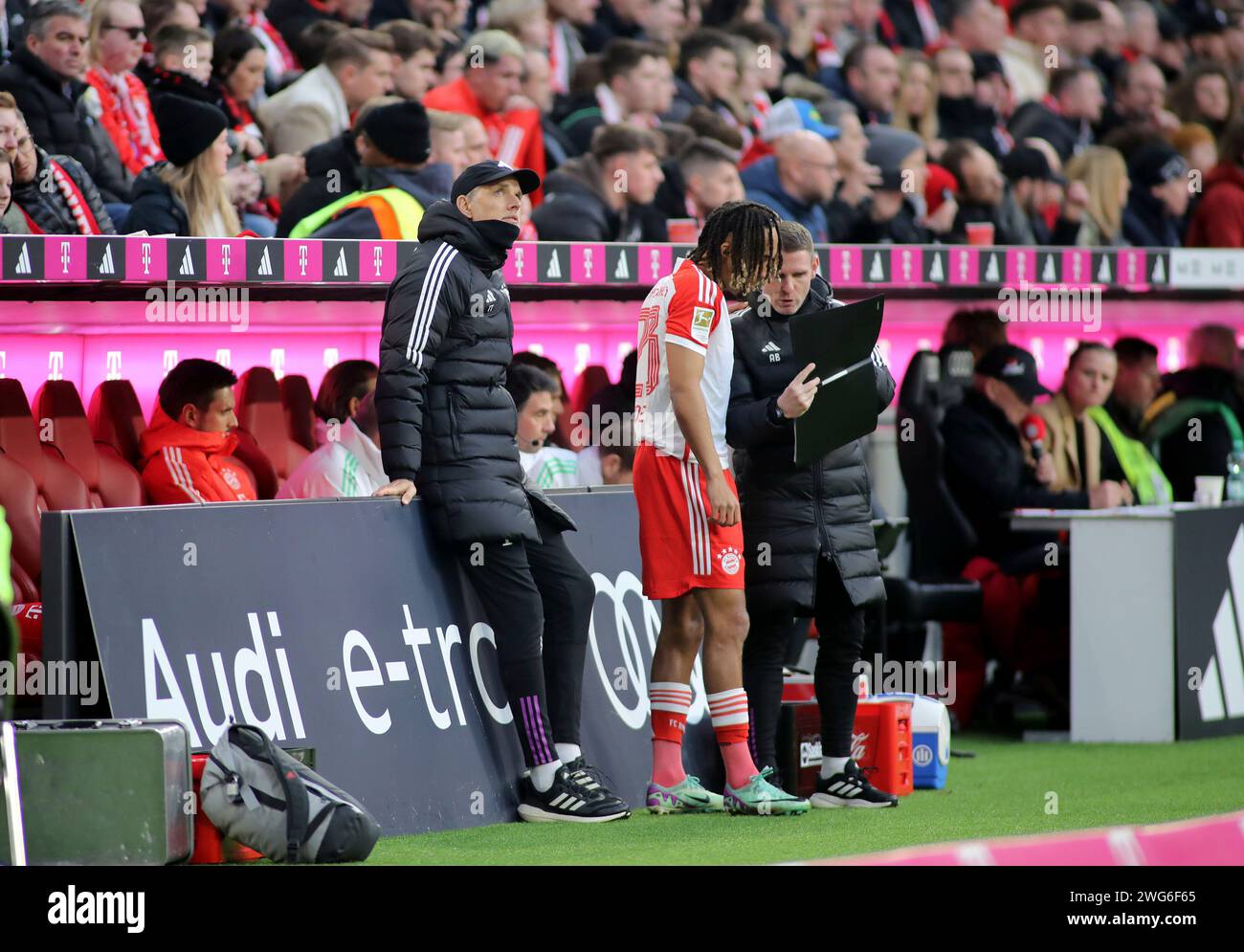 Rechts steht sacha boey fc bayern munchen hi-res stock photography and ...