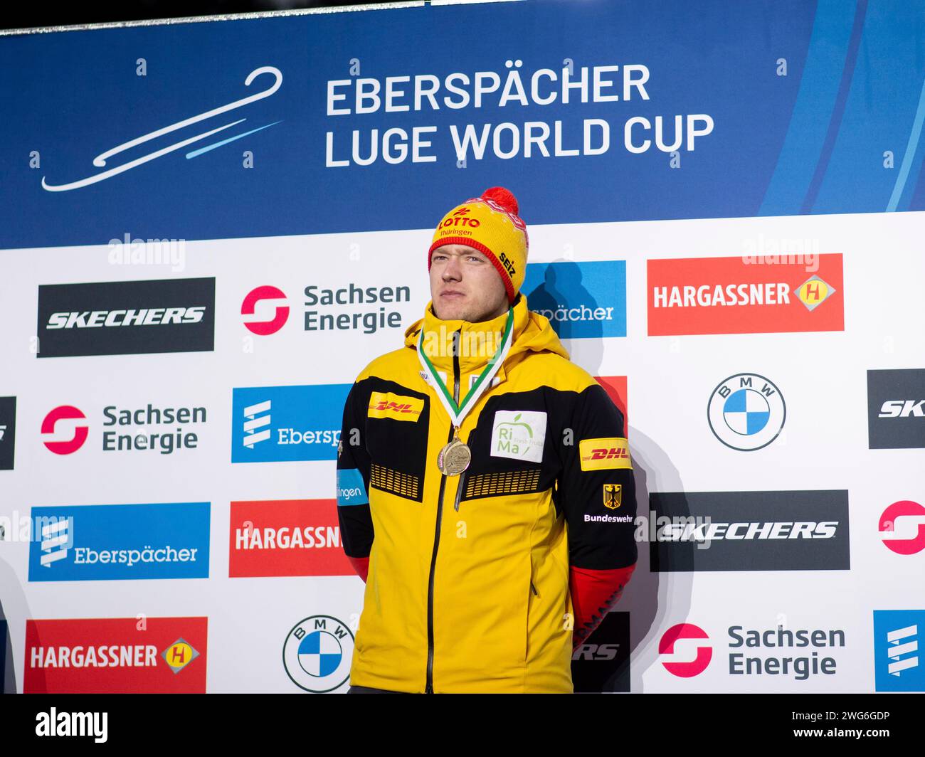 Max Langenhan (Deutschland) freut sich bei der Siegerehrung auf dem ...