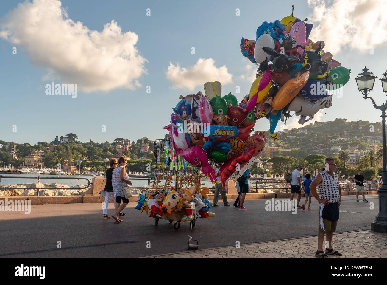 Balloon vendor italy hi-res stock photography and images - Alamy