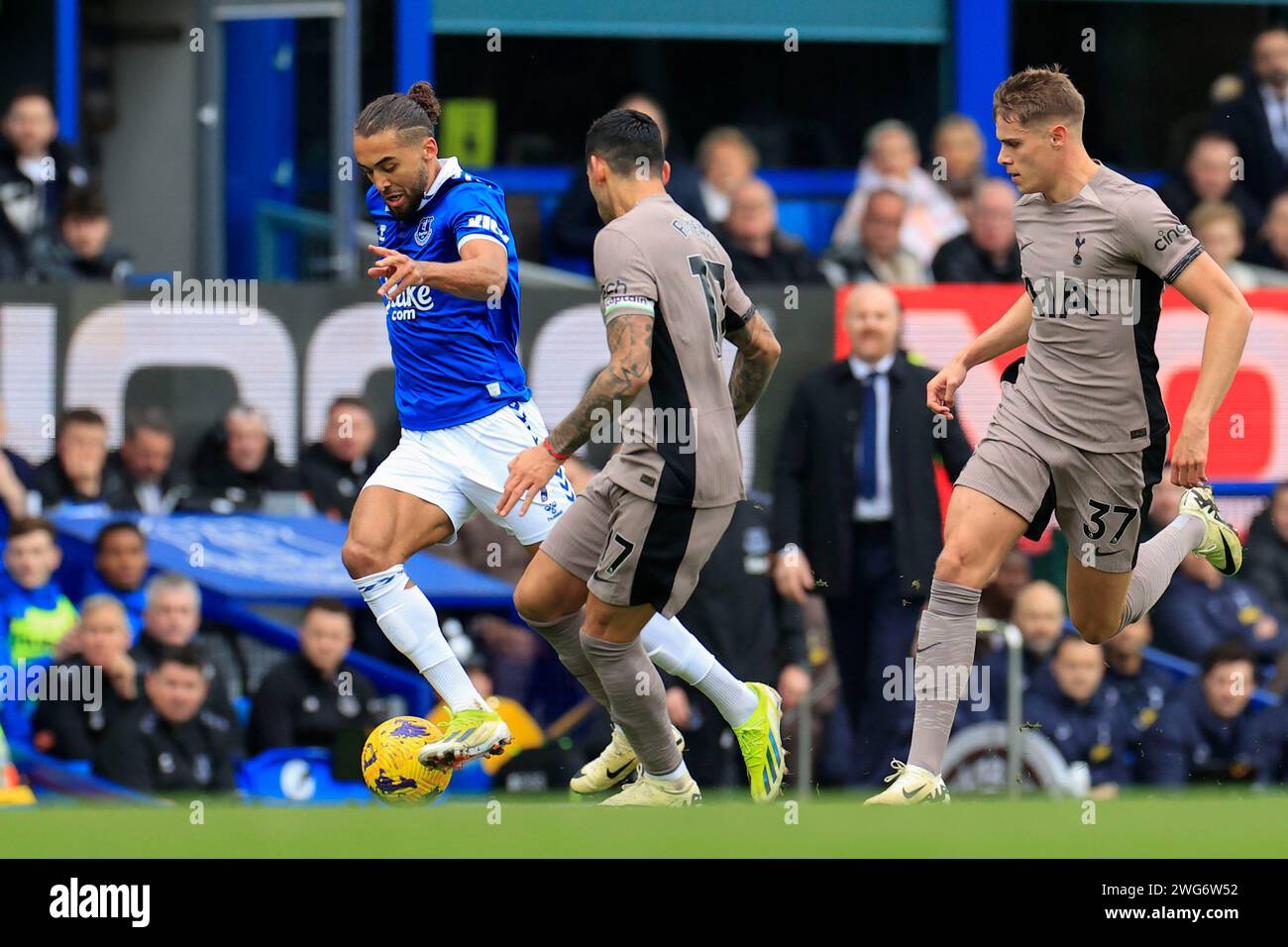 Liverpool, UK. 03rd Feb, 2024. Dominic Calvert-Lewin of Everton runs ...