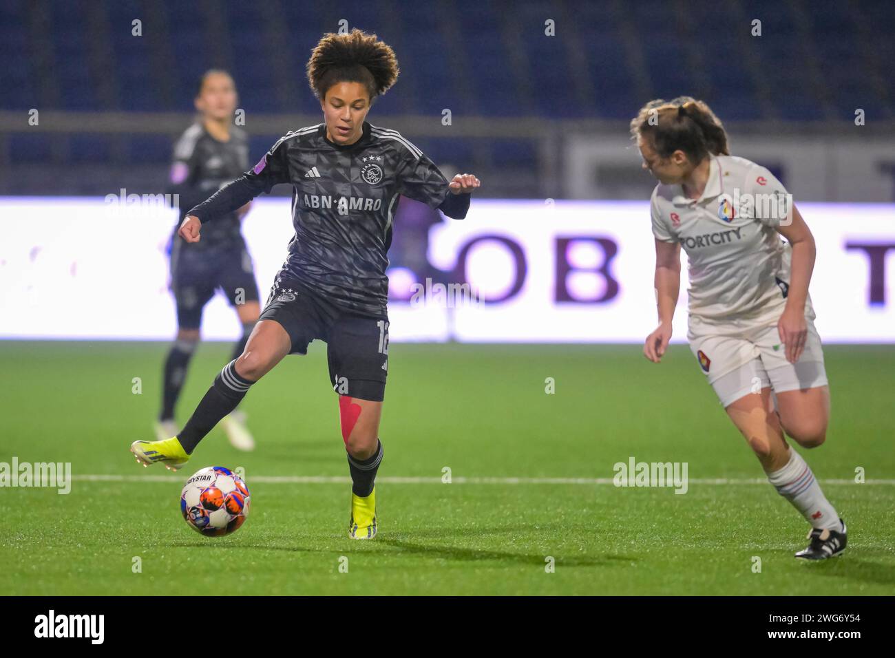 Isabelle hoekstra of ajax vrouwen hi-res stock photography and images ...