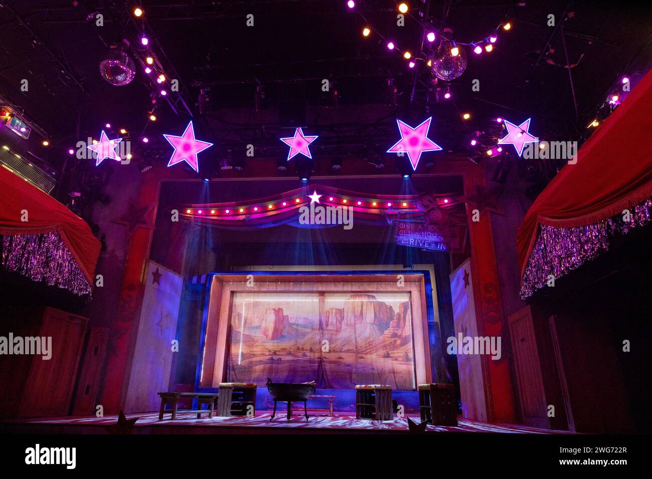 American stage directors hi-res stock photography and images - Alamy