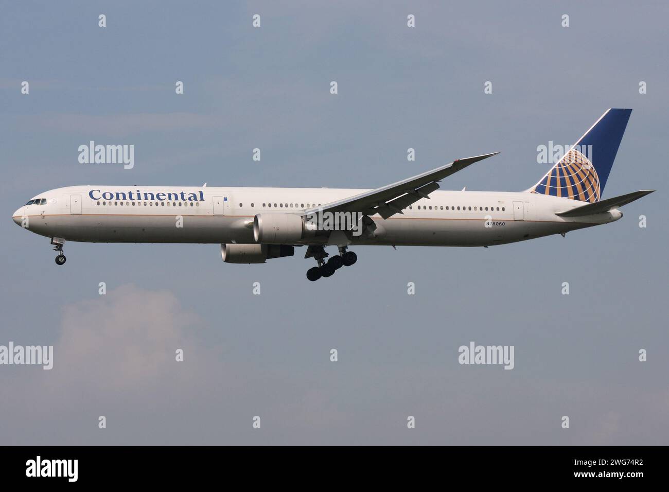 Continental Airlines Boeing 767-400 with registration N78060 on final ...