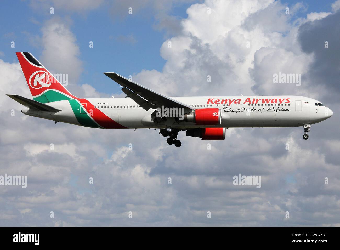 Landing gear boeing kenya airways hi-res stock photography and images - Alamy