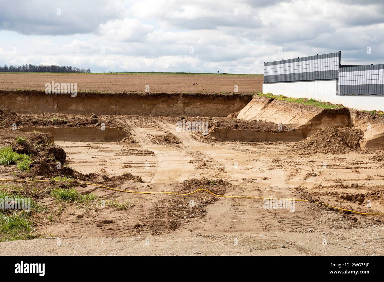 Construction site excavation activities hi-res stock photography and ...