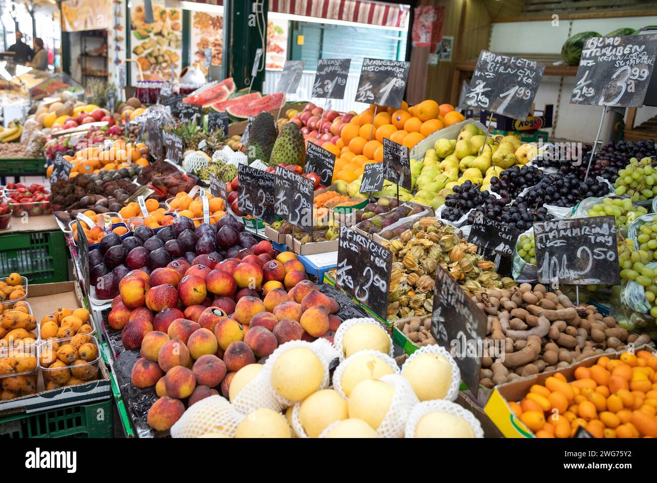 Viennese naschmarkt hi-res stock photography and images - Alamy