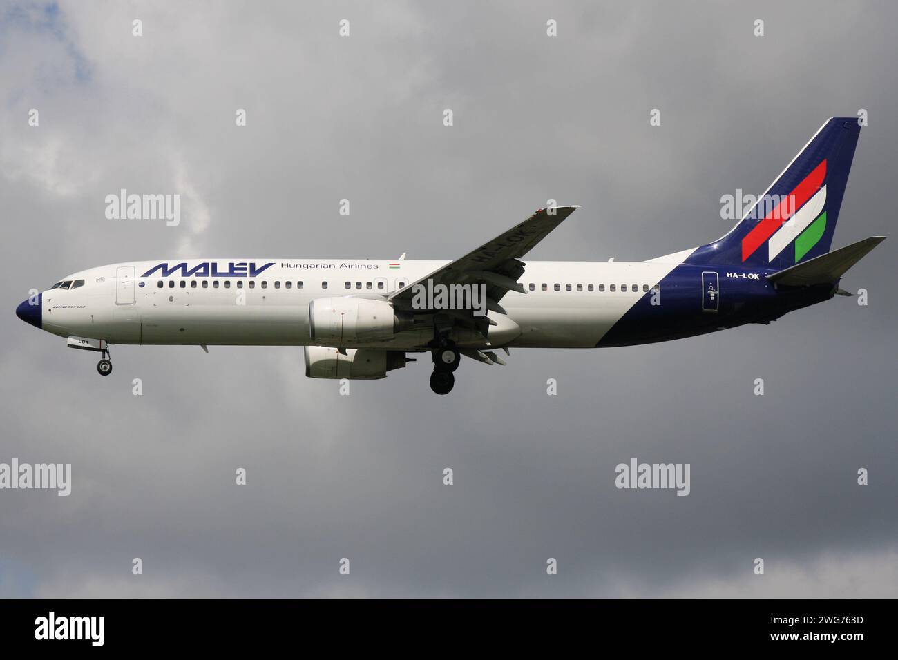 Hungarian Malev Boeing 737-800 with registration HA-LOK on final for ...