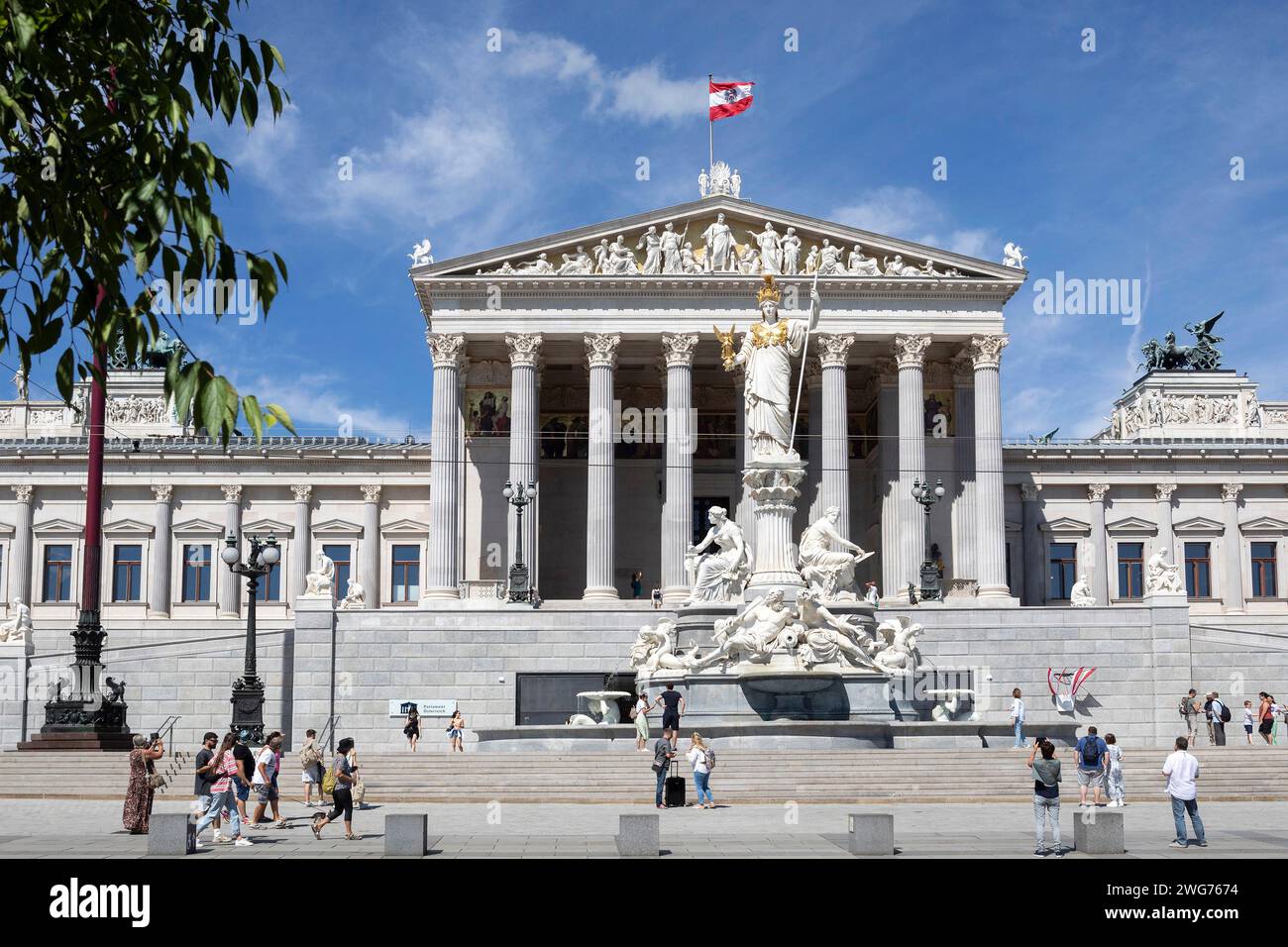 Wien ringstraße parlamentsgebäude vienna hi-res stock photography and ...