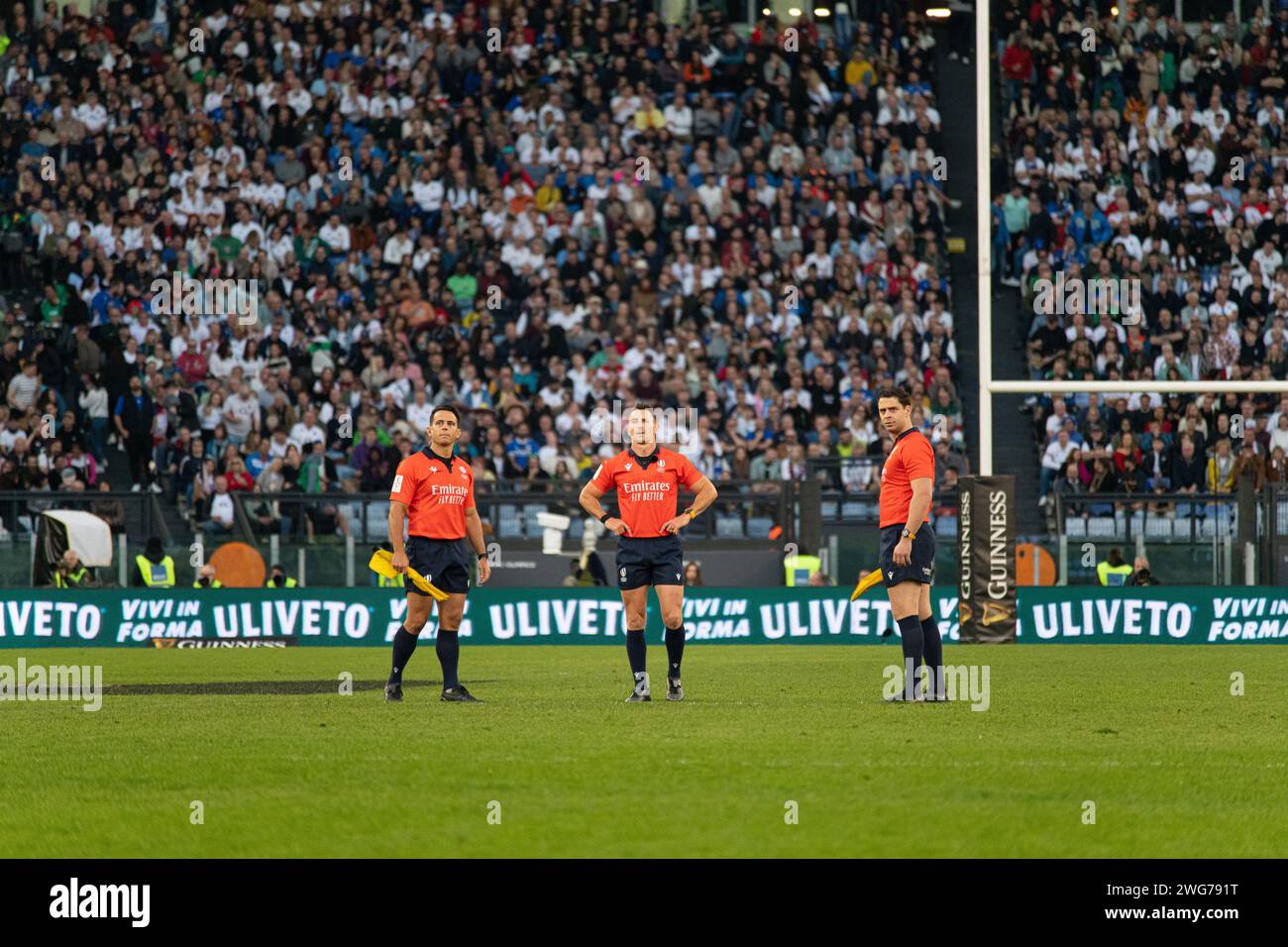 Paul williams referee hi-res stock photography and images - Alamy