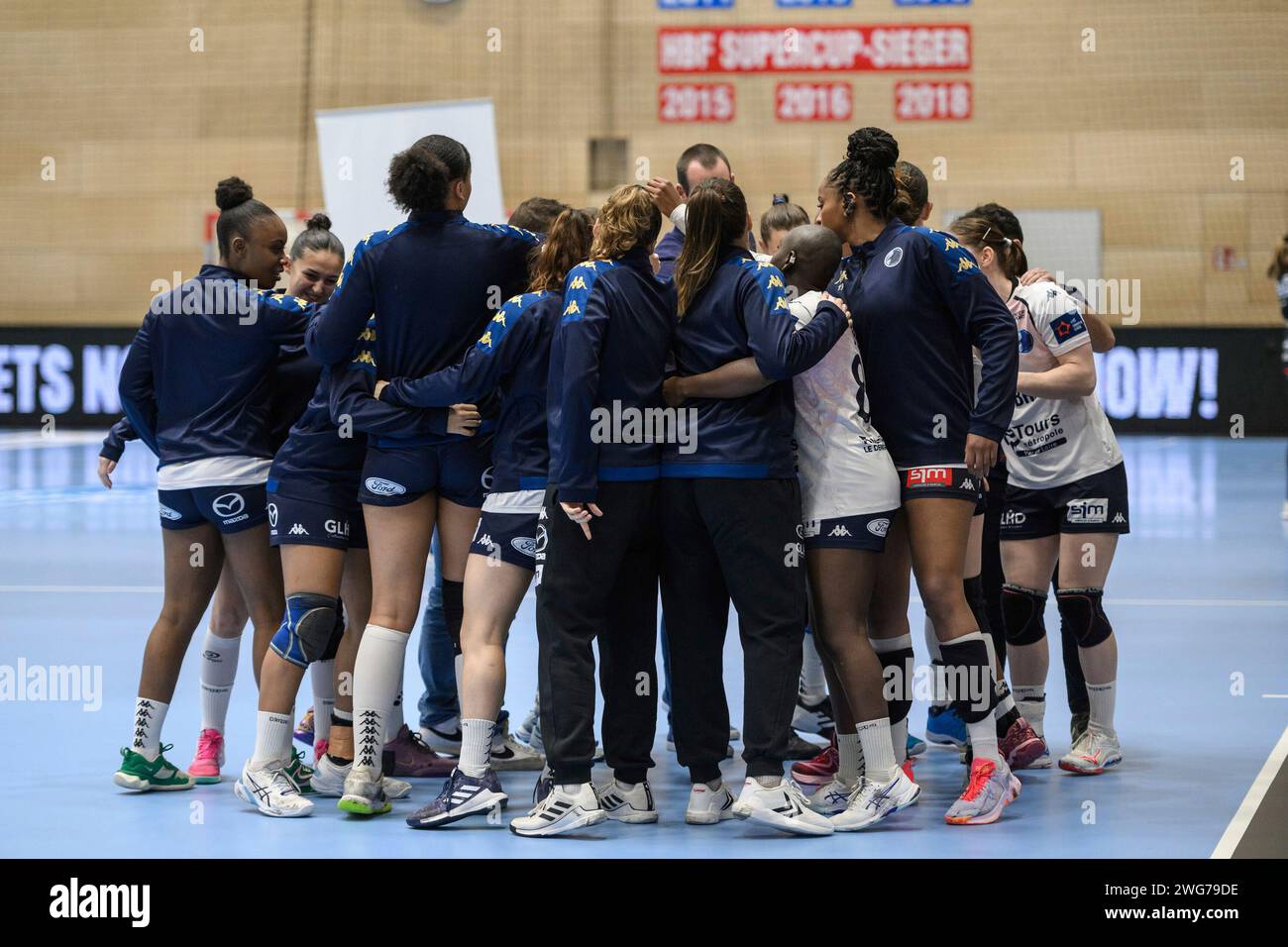 Chambray touraine handball hi-res stock photography and images - Alamy