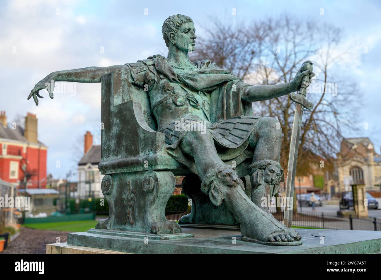Minster Yard, York Minster. Statue of the Roman Emperor, Constantine ...