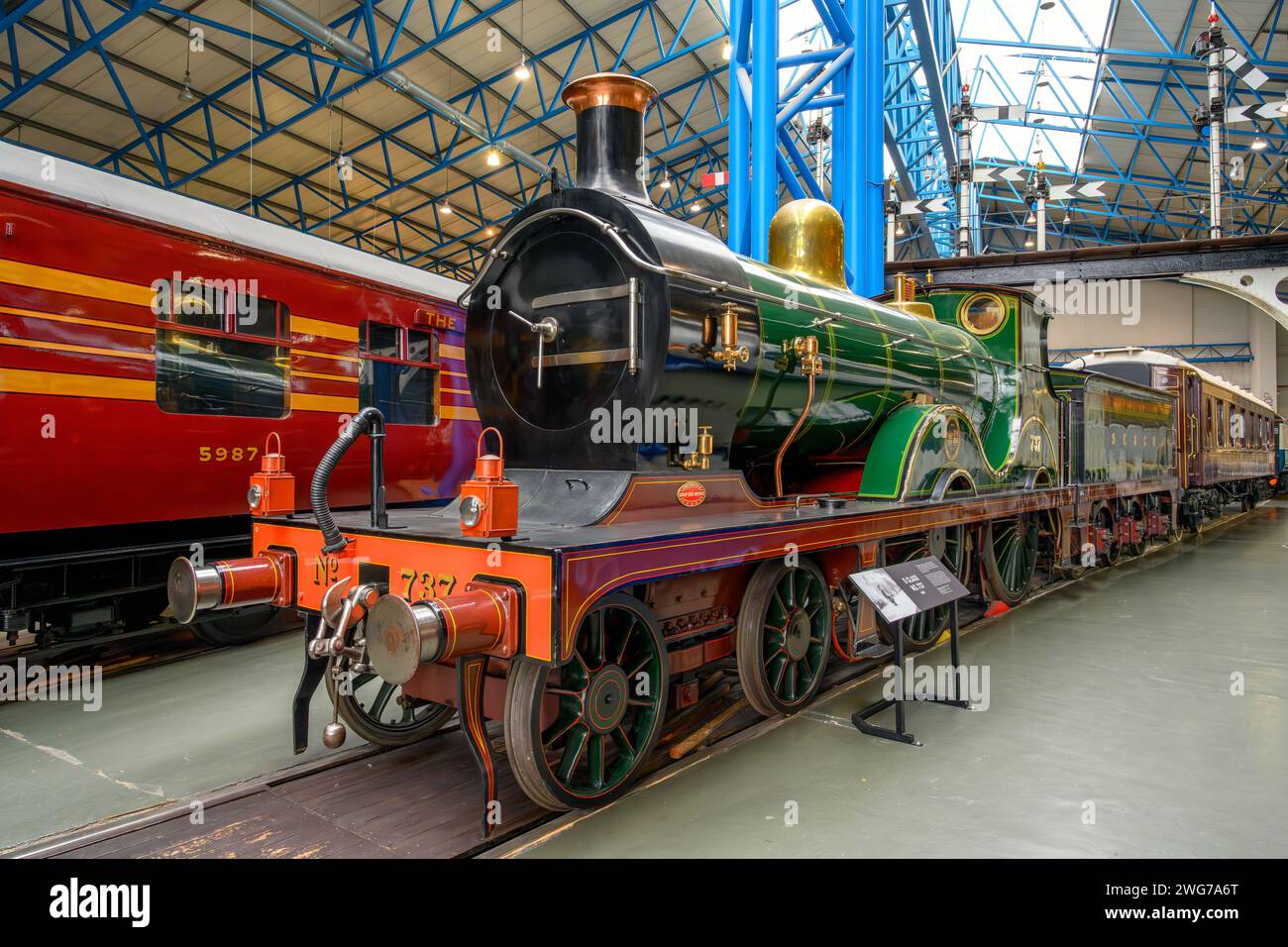Hall class locomotive hi-res stock photography and images - Alamy