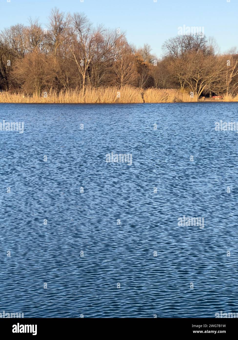 Wind over water hi-res stock photography and images - Alamy