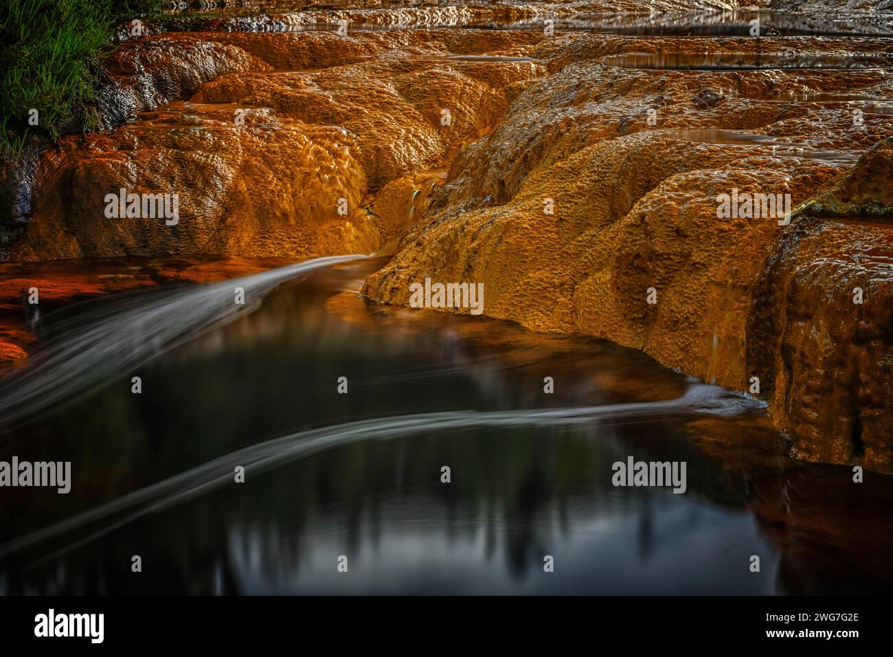 Orange microbial mat hi-res stock photography and images - Alamy