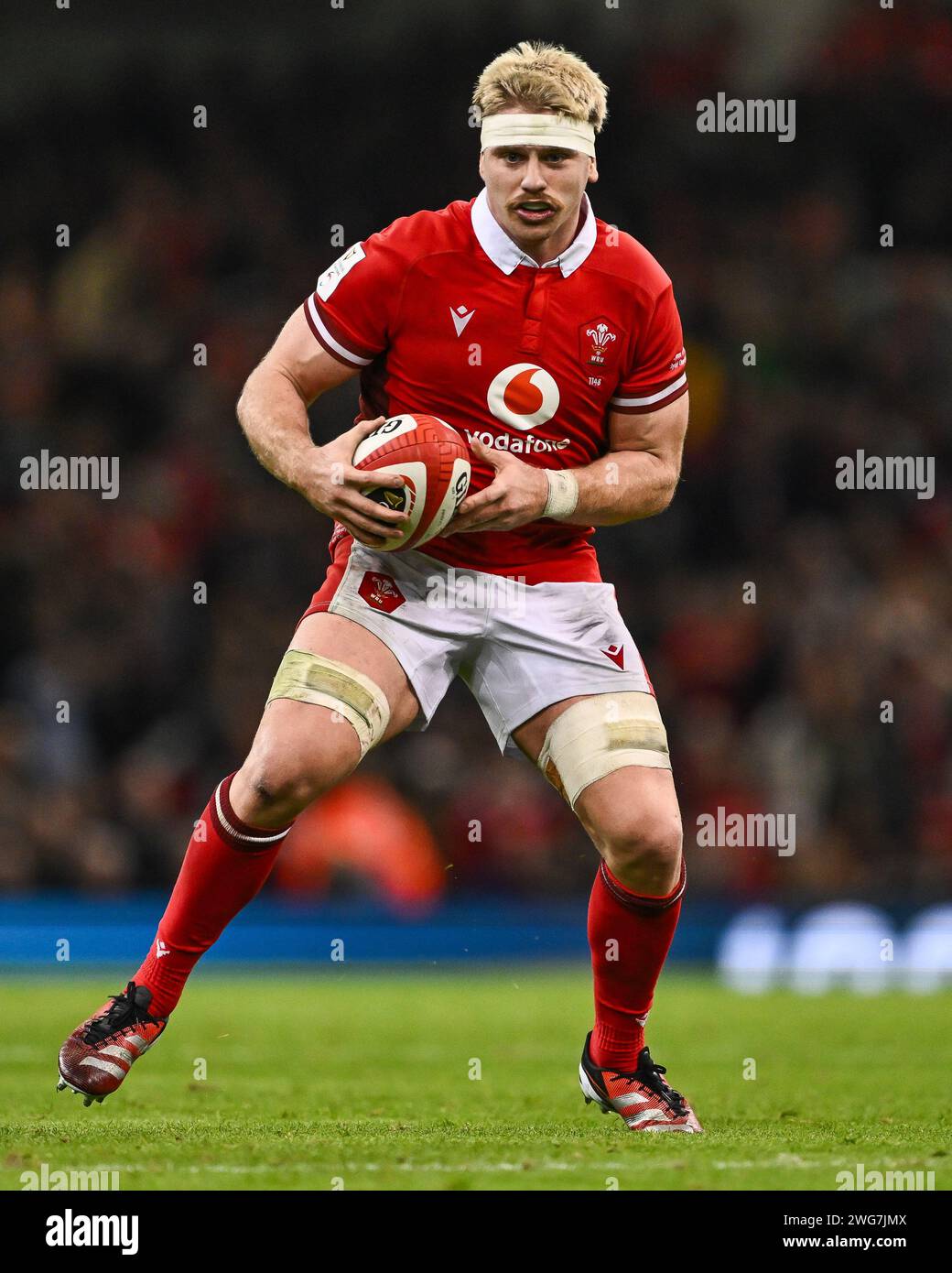 Aaron Wainwright of Wales makes a break during the 2024 Guinness 6 ...